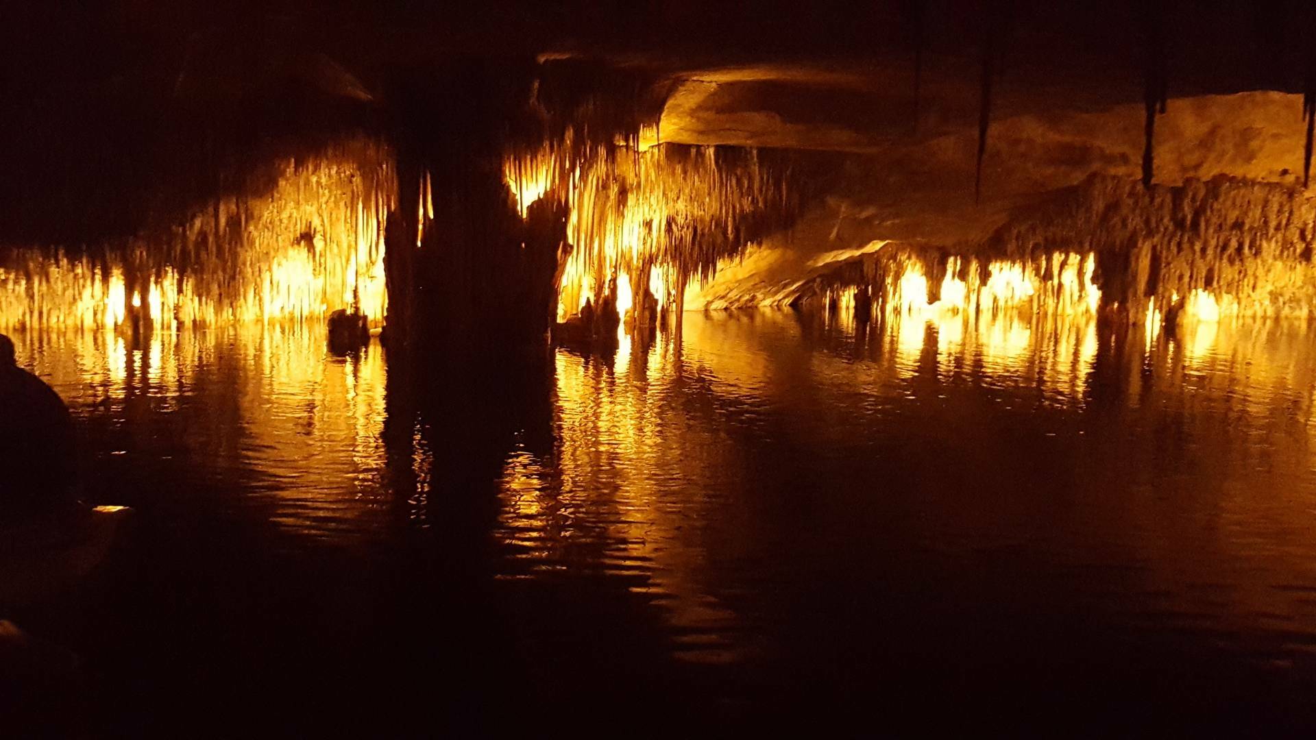 Drakono urvas (Cuevas del Drach)